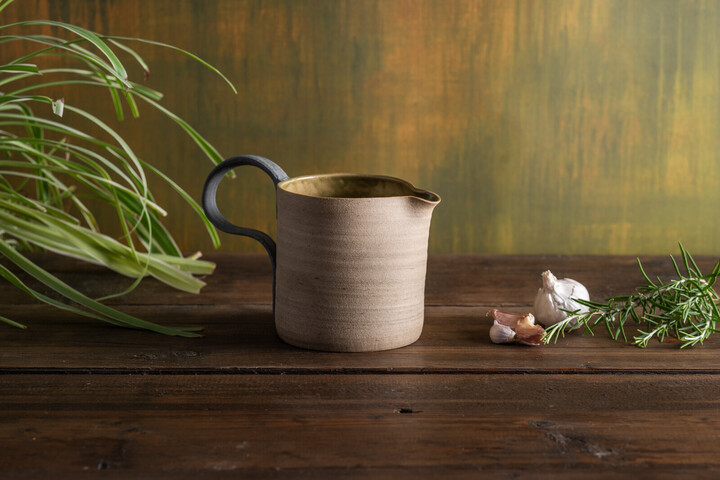 1 litre Hand-thrown Ceramic Stoneware Gravy Jug in Dark Grey-Blue, Pale ...